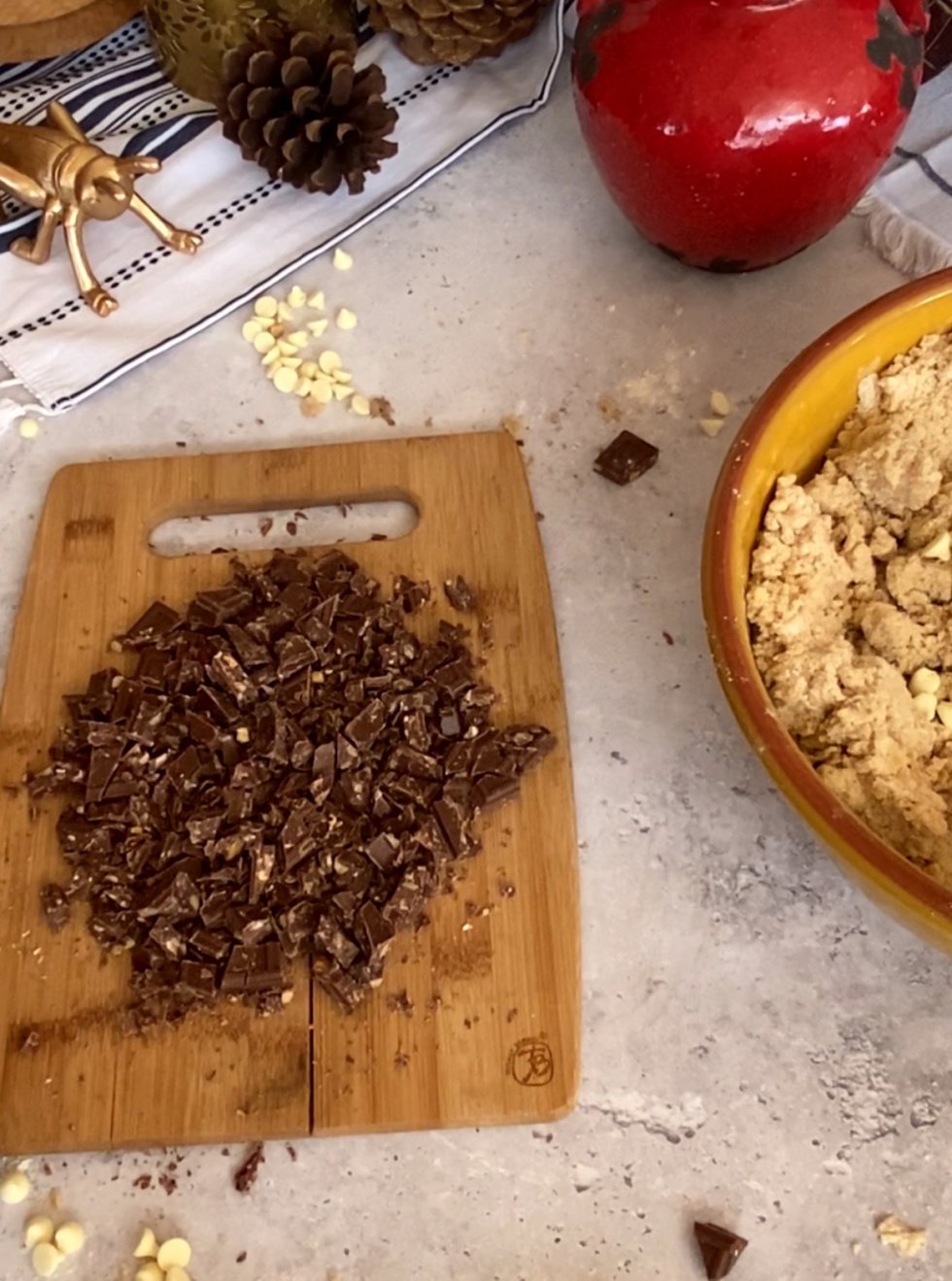 The Most Amazing Chocolate Chip Cookies - Most Delicious Life | Sharing ...