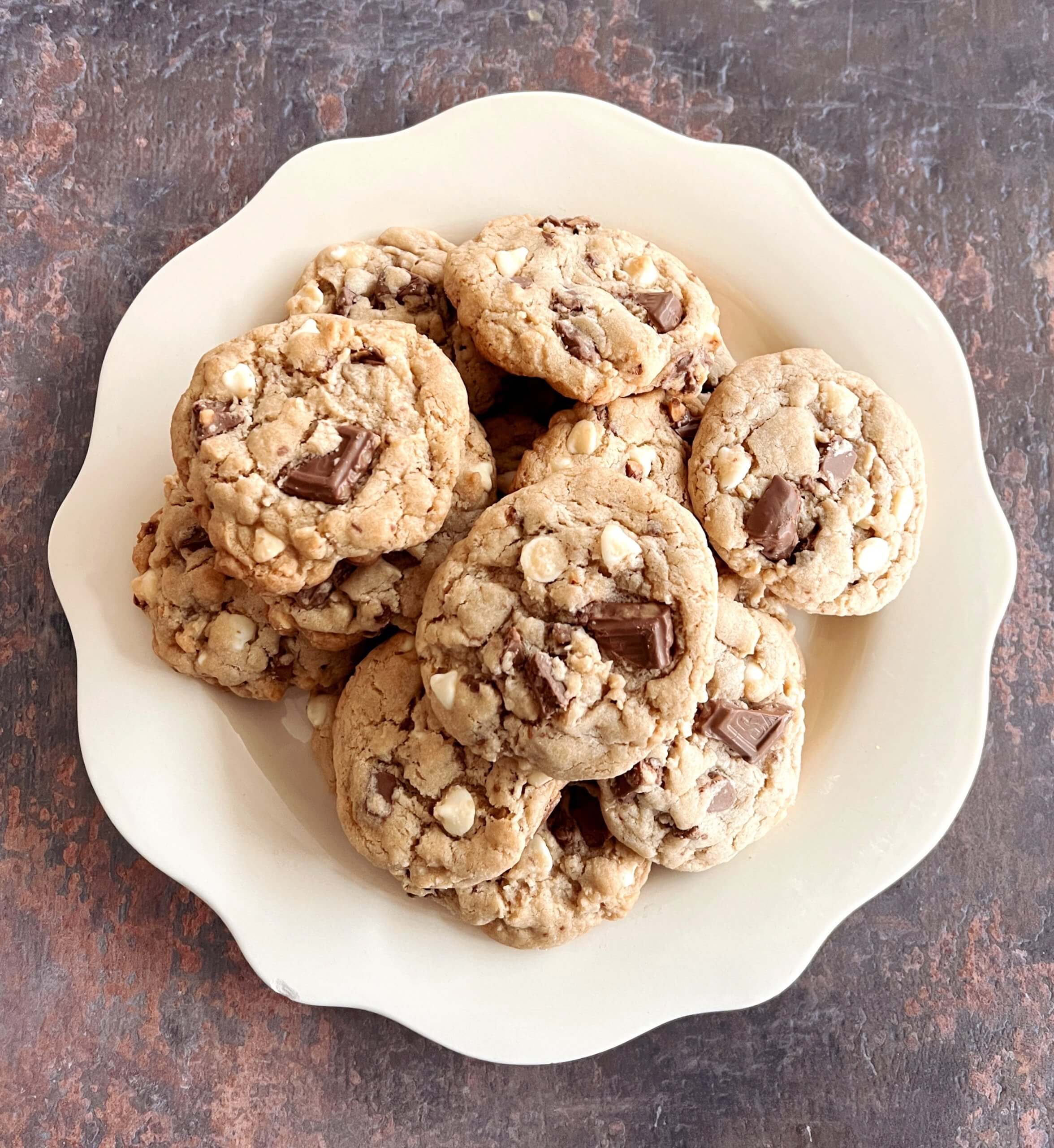 The Most Amazing Chocolate Chip Cookies - Most Delicious Life | Sharing ...